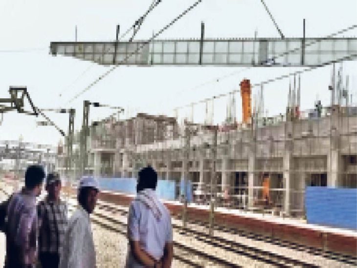 No entry of trains at Gandhinagar station for 12 hours from 7 am today ...