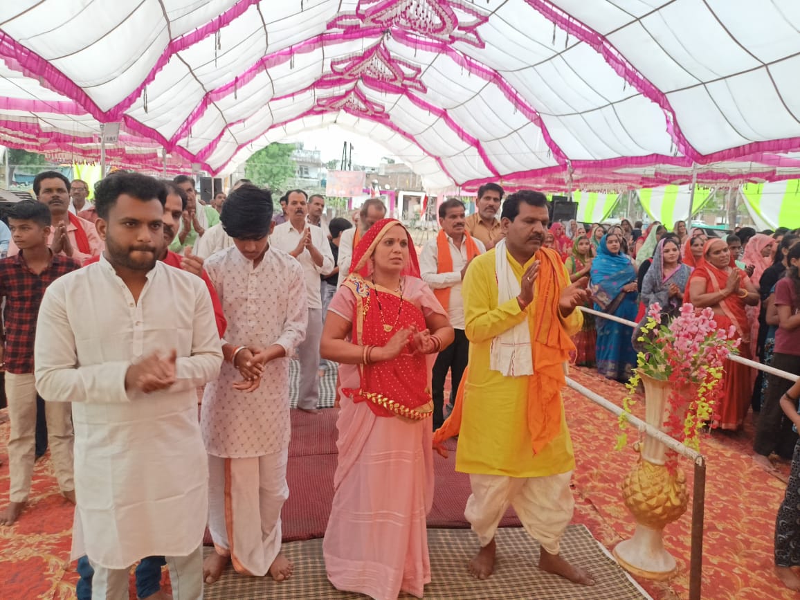 Bhagwat Katha: The story of Jad Bharat, Prahlad and Ajamil was narrated ...