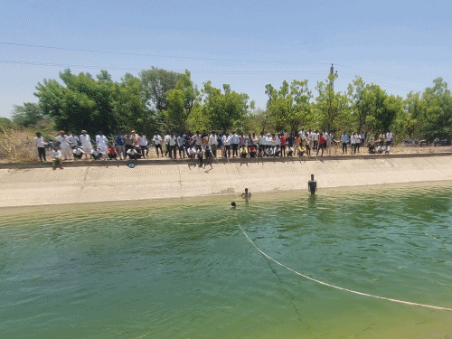 The body of a young man was found in the Narmada canal after 20 hours ...
