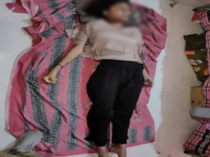 17 year old girl hanged herself using a dupatta | 17 साल की लड़की ने ...