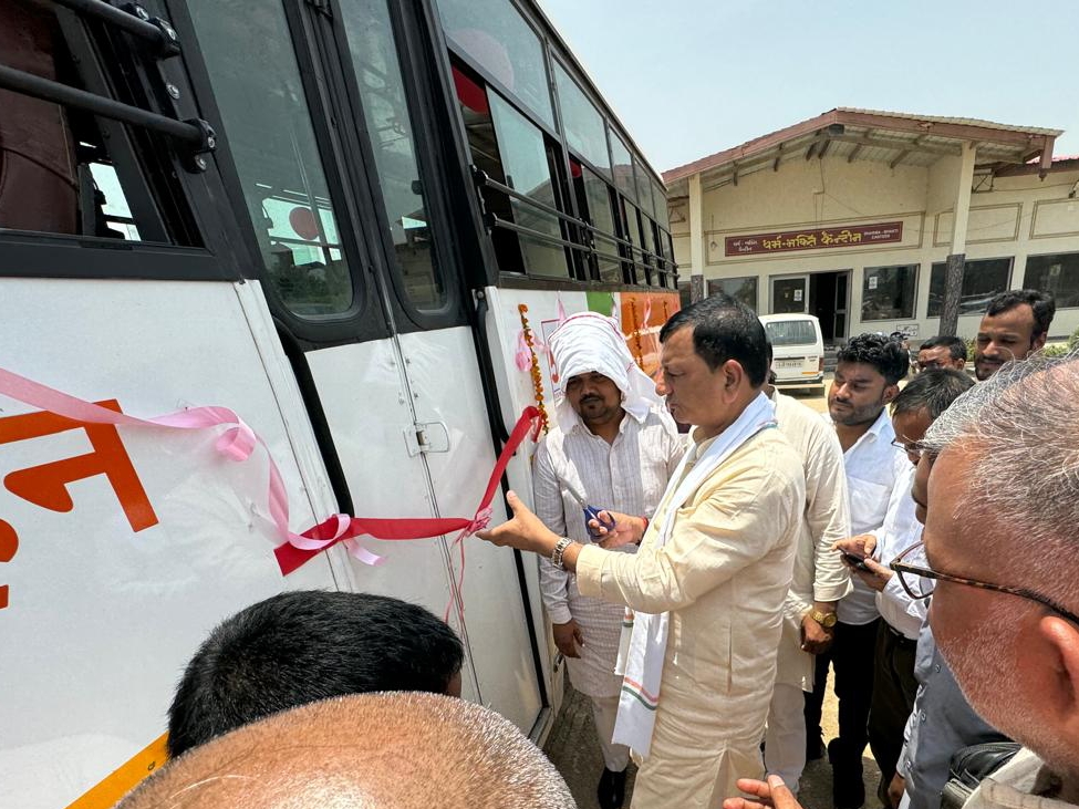 Roadways bus started from Chapiya Mandir to Lucknow in Gonda | गोंडा में छपिया मंदिर से लखनऊ तक ...
