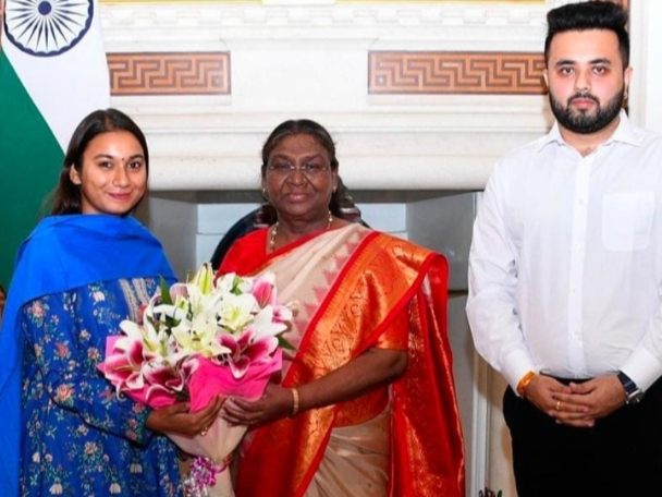 Samastipur MP Shambhavi met the President | राष्ट्रपति से मिली ...