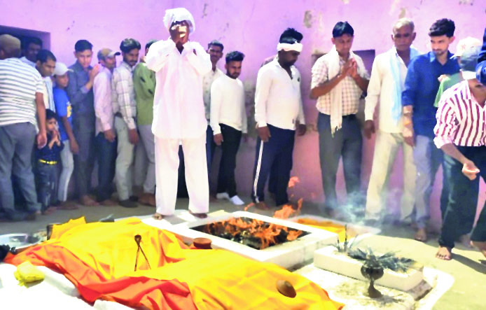 A satsang was held at the samadhi place of Dadoji Maharaj in Kakarana ...