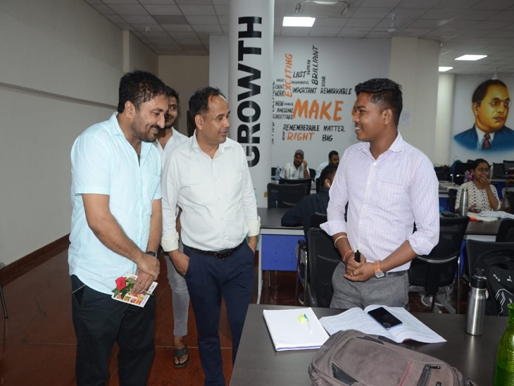 Anand Kumar of Super 30, Takshila Library, Reading Zone, Super 30 ...