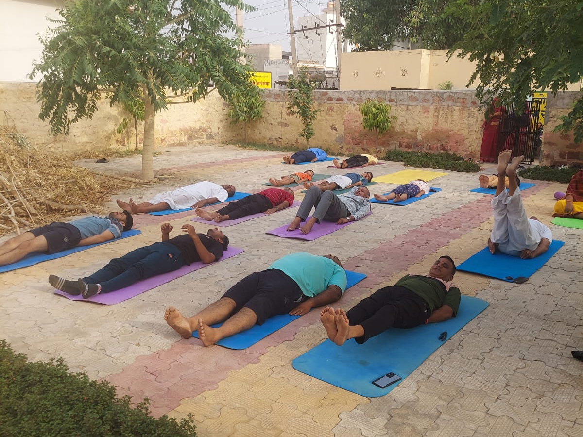 Yoga Day celebrated at different places in Ladnun | लाडनूं में अलग-अलग ...