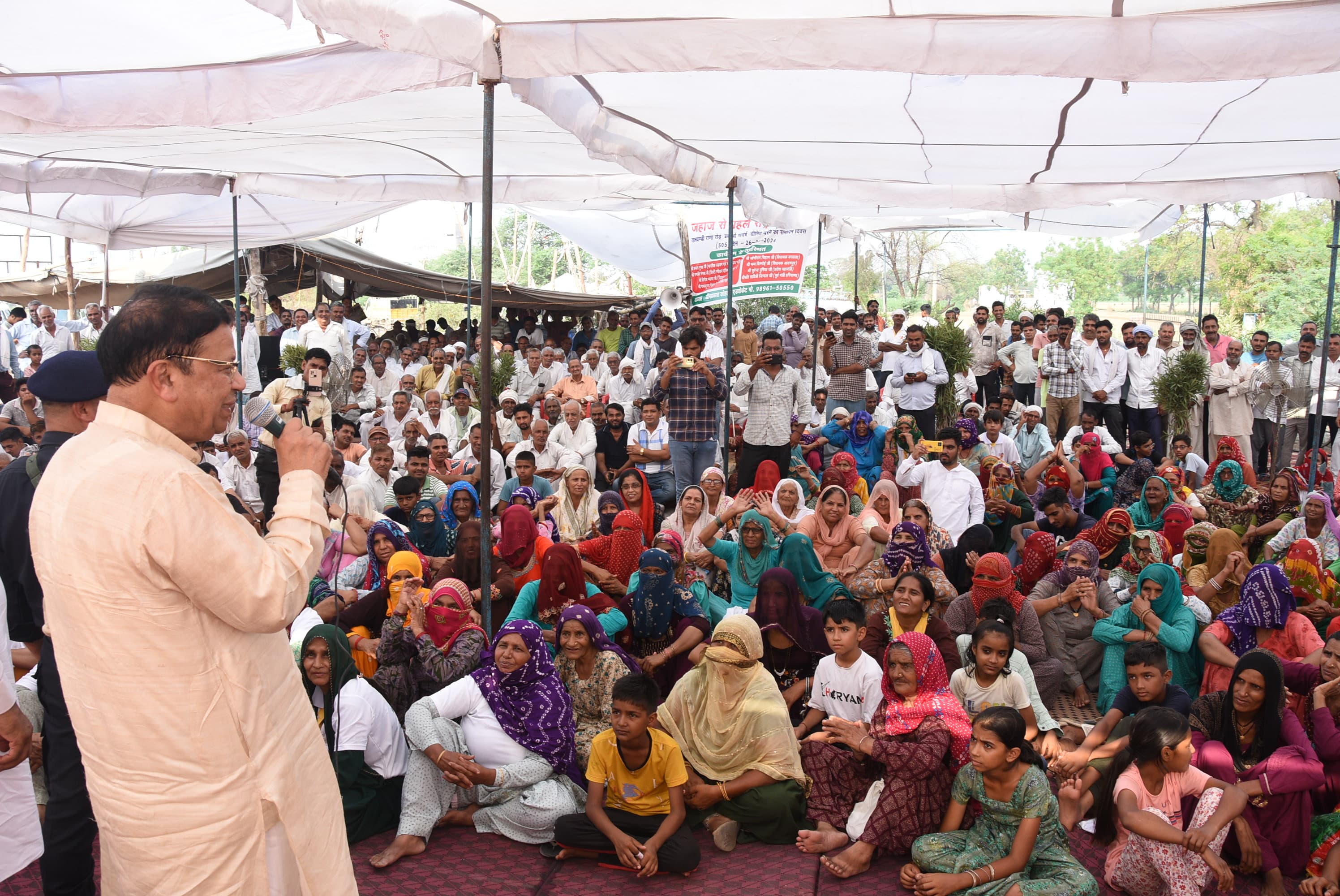 Village Talwandi Rana road open again| Due To close Hisar Airport ...