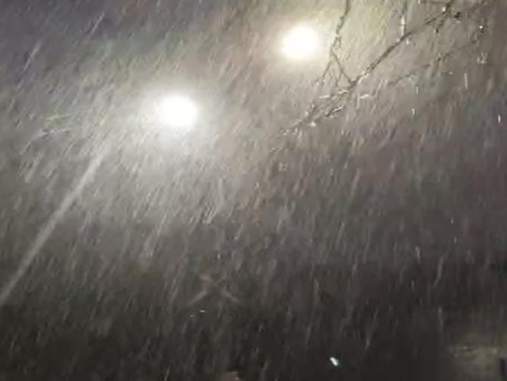 After a day of humidity, rain started at night, power failure in many ...