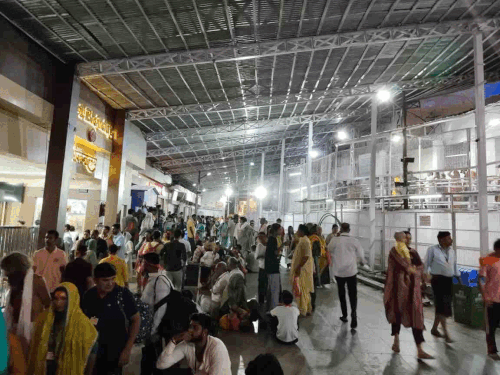 After the terrorist attacks, devotees to Vaishno Devi decreased | आतंकी ...