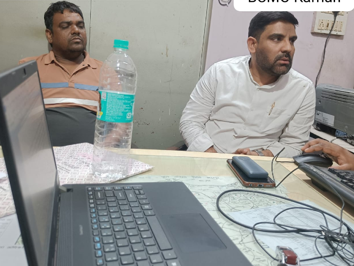 BCMO and his assistant were trapped while taking a bribe of 25 thousand rupees | BCMO और उसका ...