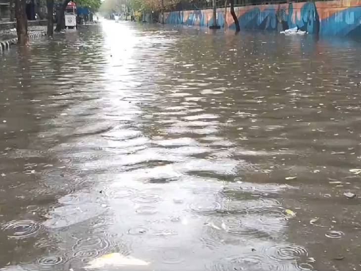 Roads flooded due to rain in Noida Chances of rain till July 3 ...