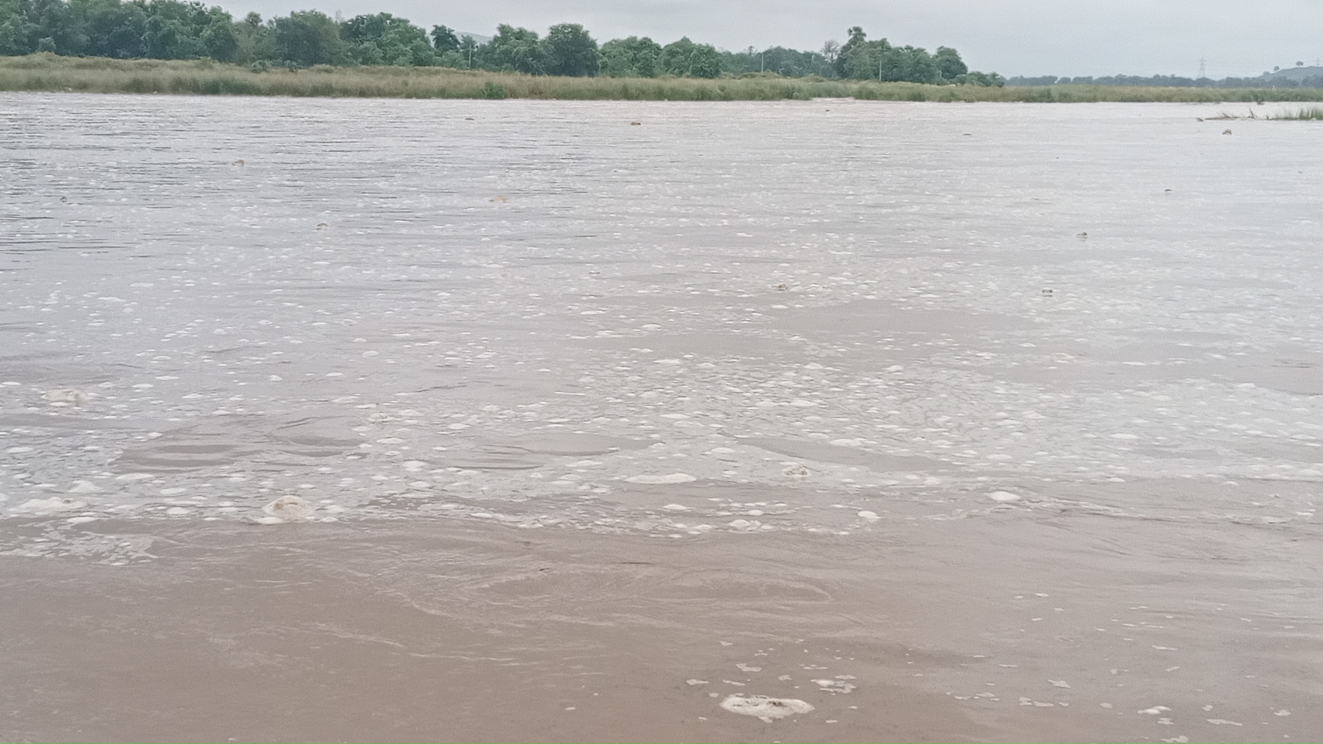 Sudden flood in Sakri river, 15 villages cut off from communication