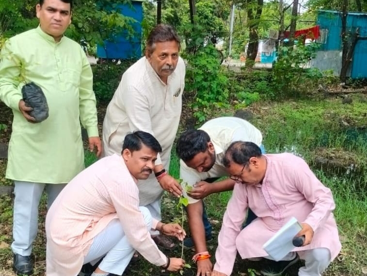 Plantation of Sahu Samaj Barkheda Pathani Unit | साहू समाज बरखेड़ा ...