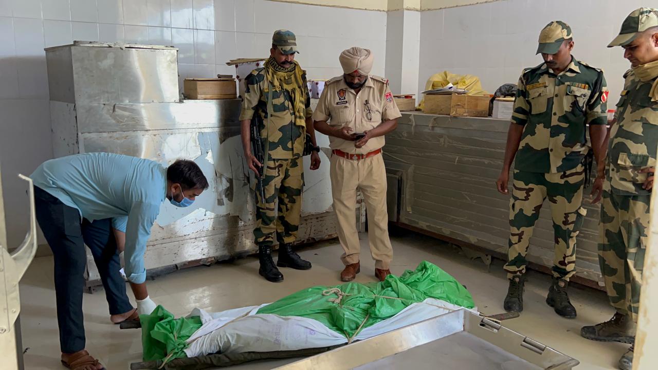 Fazilka Firing On India Pakistan Border; Punjab News | पंजाबमध्ये BSFने ...