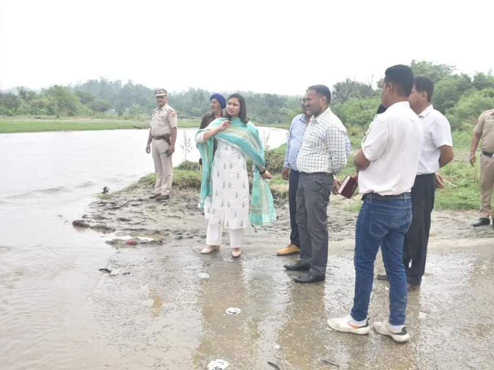 Hoshiarpur DC visited flood affected areas | होशियारपुर डीसी ने किया ...