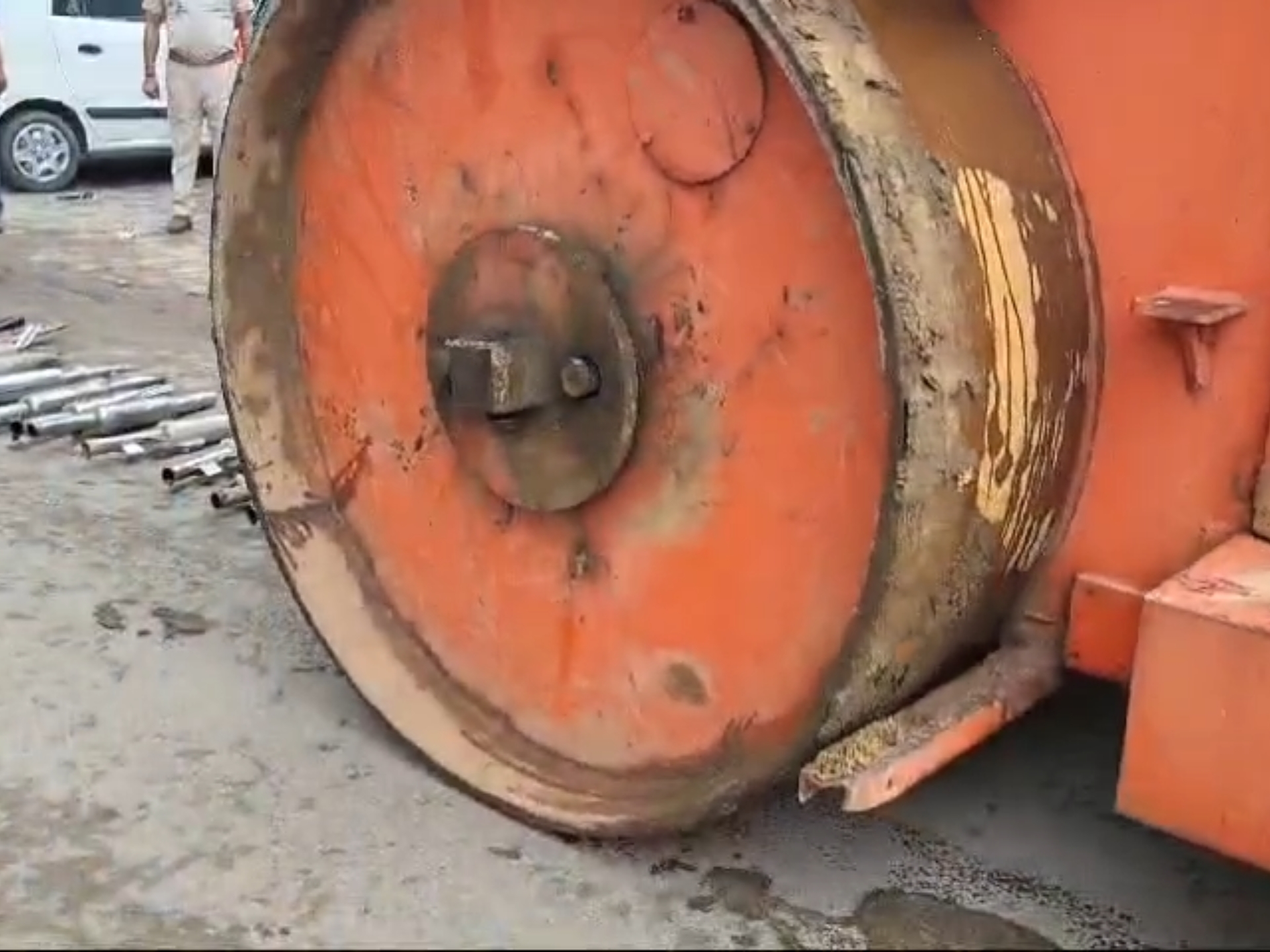 Haryana bursting firecrackers silencers runs Bulldozer | Gurugram News ... Haryana bursting firecrackers silencers runs Bulldozer | Gurugram News ...