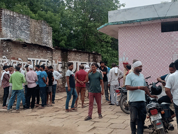 UP MIRZAPUR ROAD ACCIDENT, 3 DEATH, CRIME NEWS ACCIDENT NEWS, Three ...