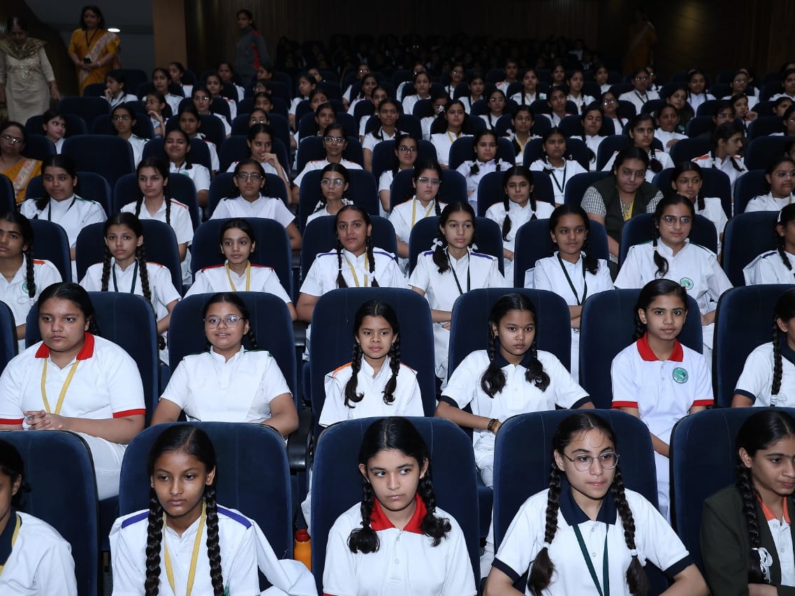 'Talent Promotion Ceremony' at Navnidh Hasomal Lakhani Public School ...