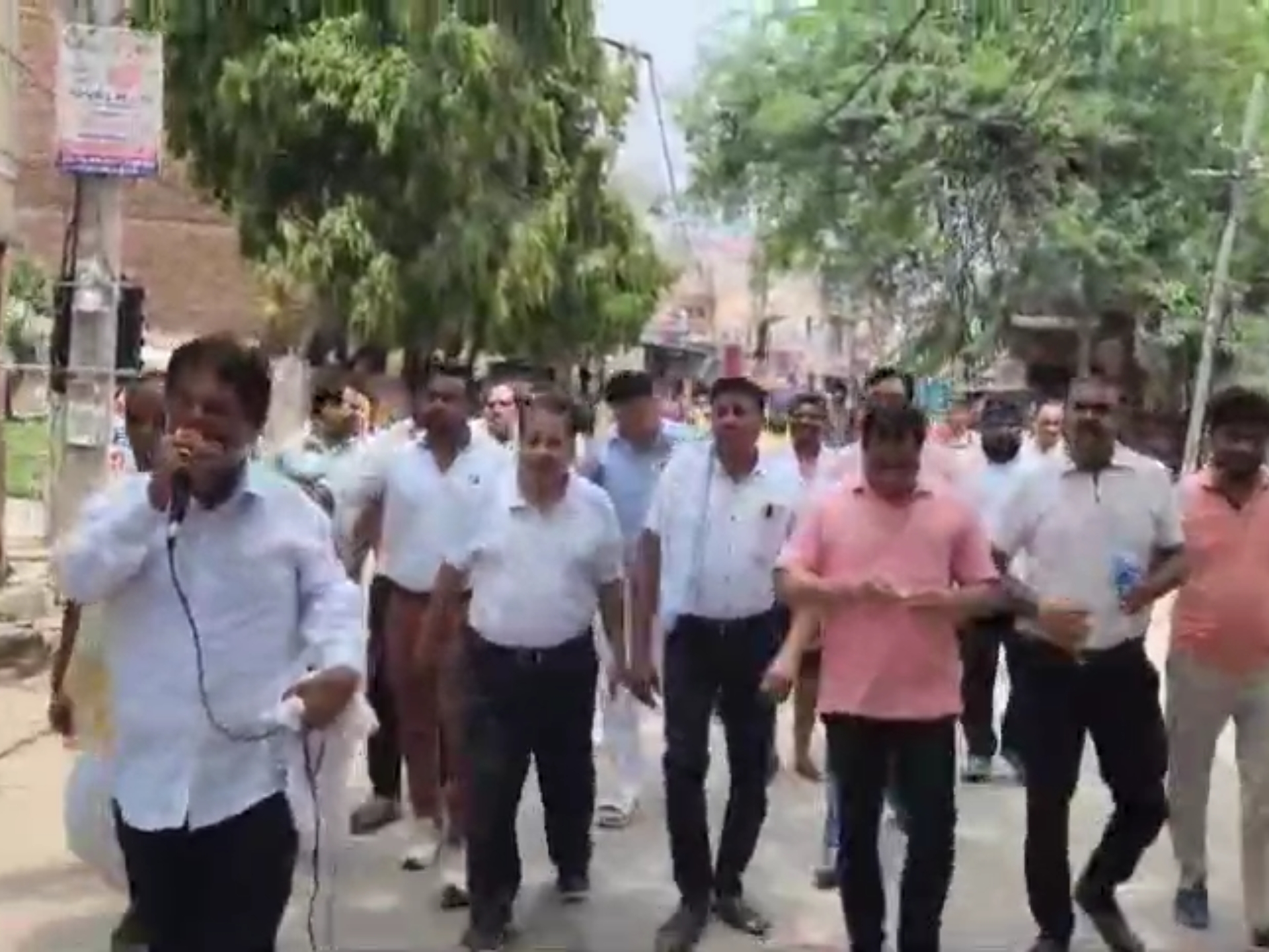 Gurugram - Sohna Phawara Chowk culvert dispute - people lockout the ...