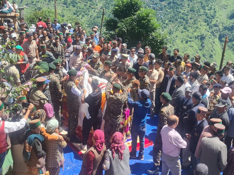 Himachal martyr Rohit Negi body reached Taranda village Kinnaur after ...