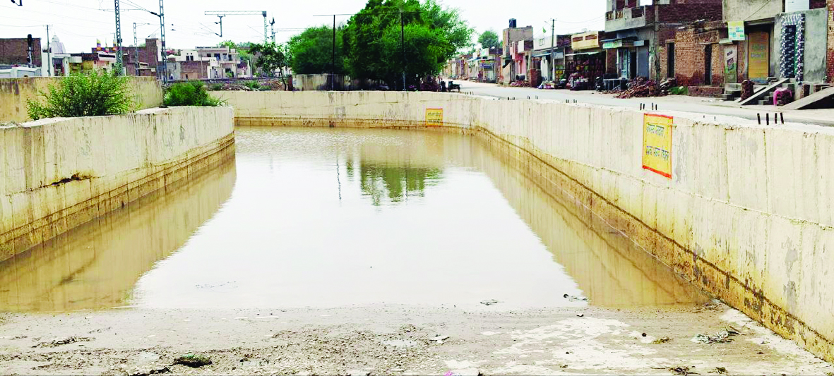 Underbridge filled with rain water | बरसाती पानी से अंडरब्रिज हुआ लबालब ...