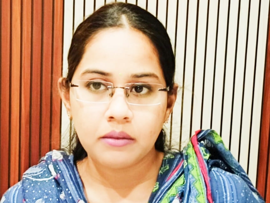 Etmadpur SDM Divya Singh transferred in Agra
