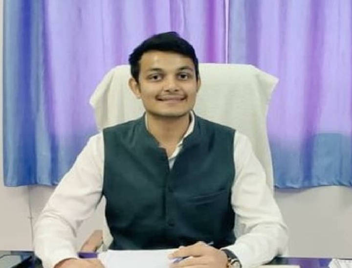 Chhattisgarh Dantewada Trainee IAS Jayant Nahata and Patwari Kishor ...