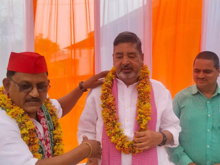 Independent councillor of Varanasi Municipal Corporation joined SP ...