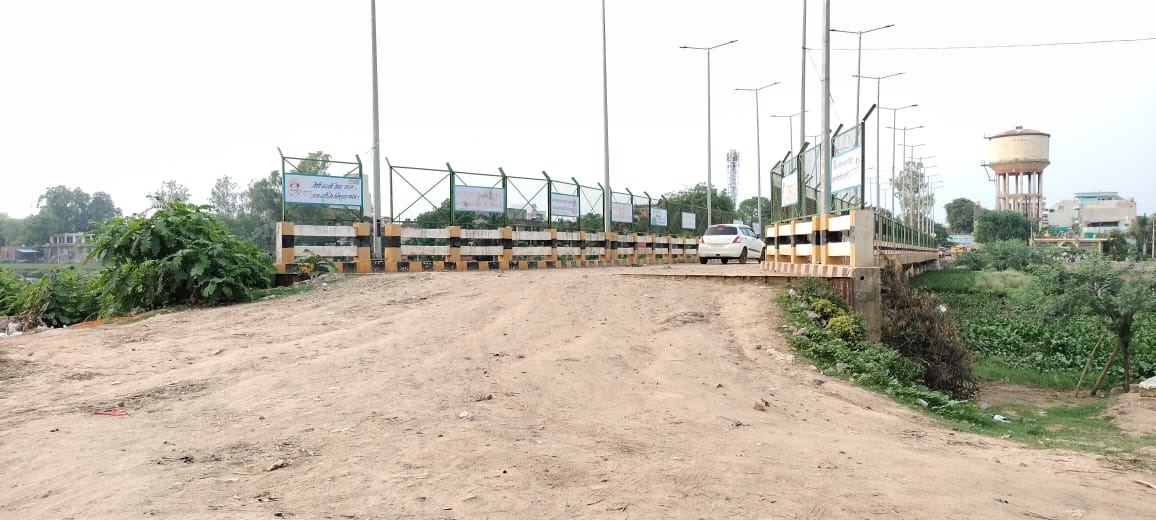 The bridge was completed on Gauri Sarovar two years ago, the approach ...