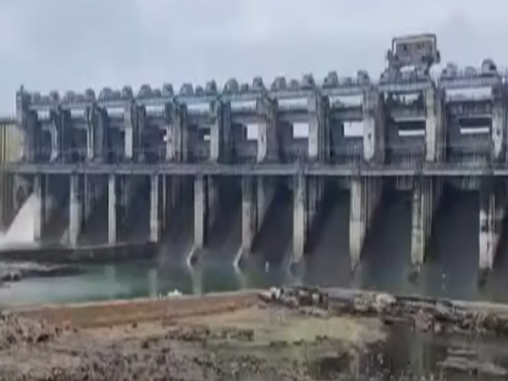 Chhattisgarh Dhamtari less water in Gangrel Dam | छत्तीसगढ़ के दूसरे ...