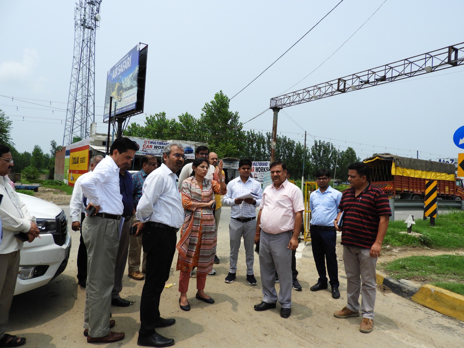 MD Isha Duhan got angry after seeing grass in the power house | बिजली ...