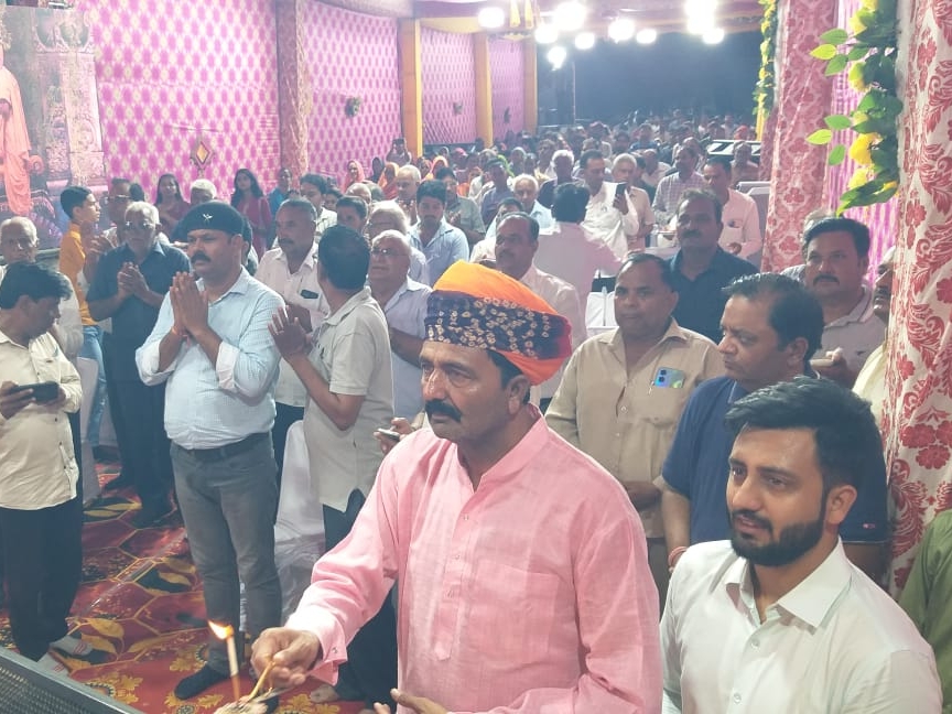 Guru Purnima festival celebrated in Swami Narayan factory | स्वामी ...