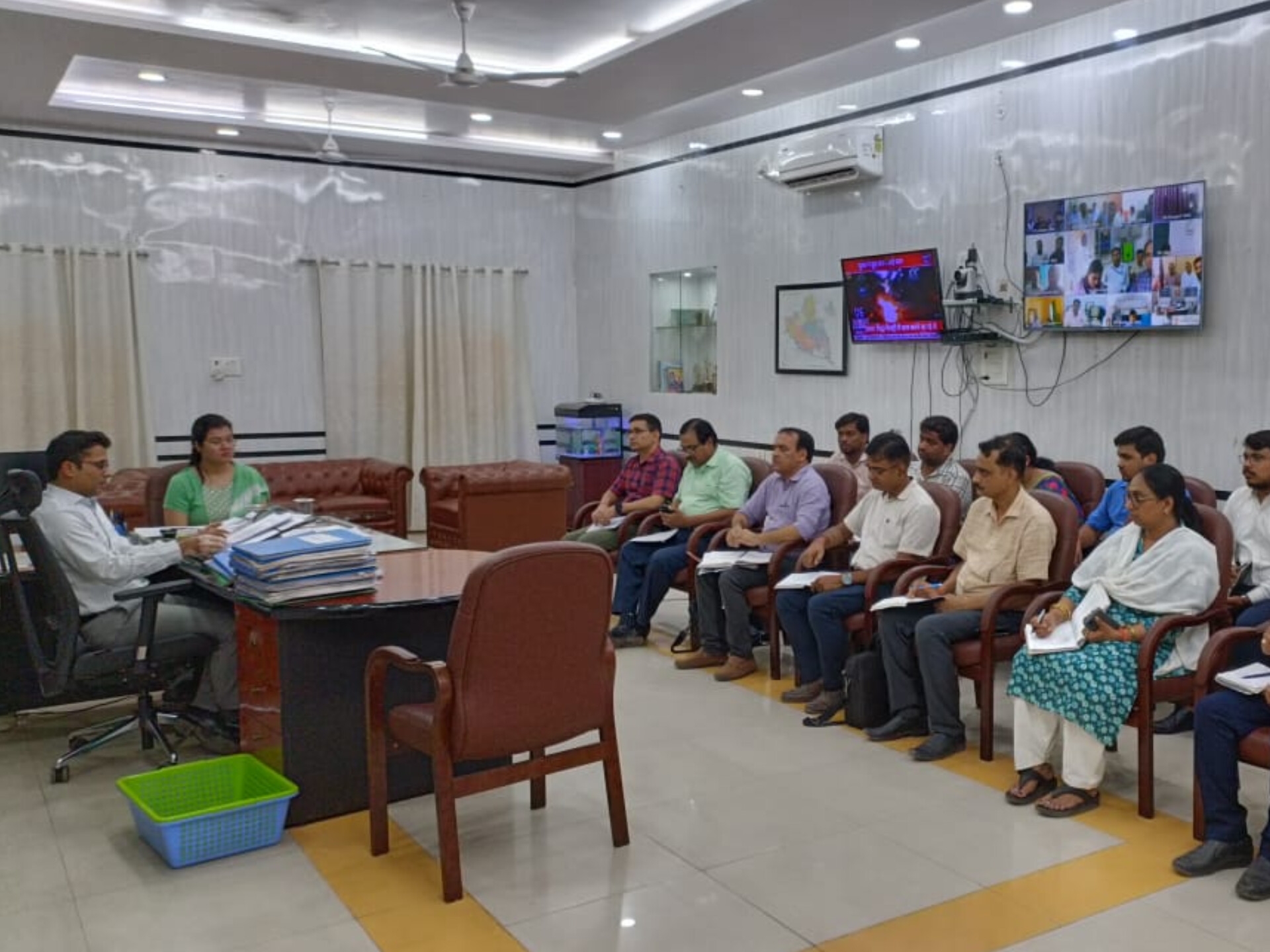 Ayushman cards are being made at PDS shops | पीडीएस दुकानों पर बन रहे ...