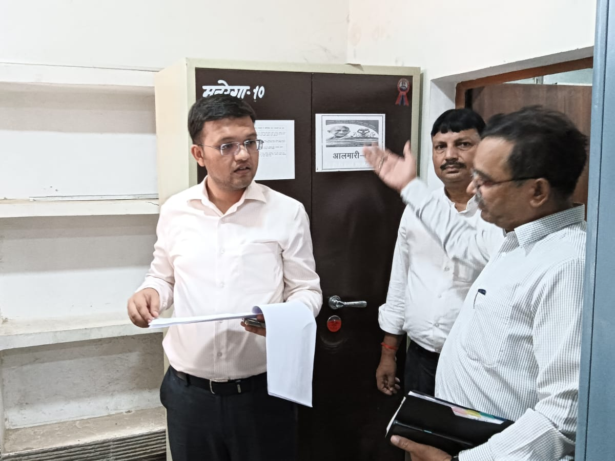 9 officers and employees absent during CDO's inspection | CDO के ...