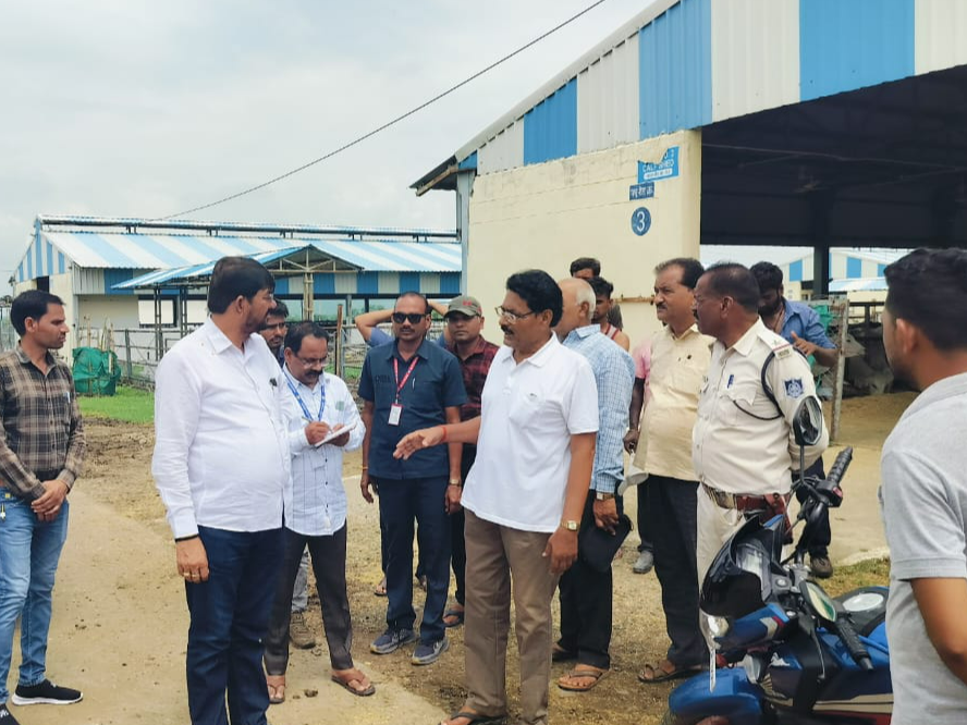 Minister of State Patel inspected the animal breeding center ...