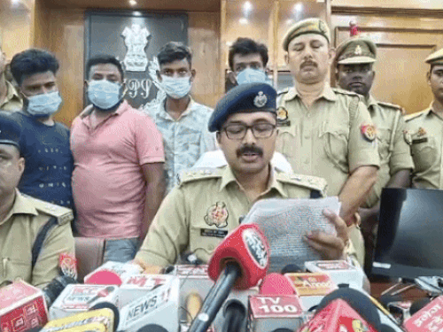 4 people who steal from houses by doing recce from car | कार से रेकी कर ...