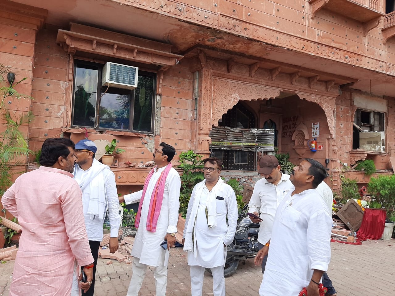 SP-Congress united on the demolition of Banaras Kothi and River Palace ...