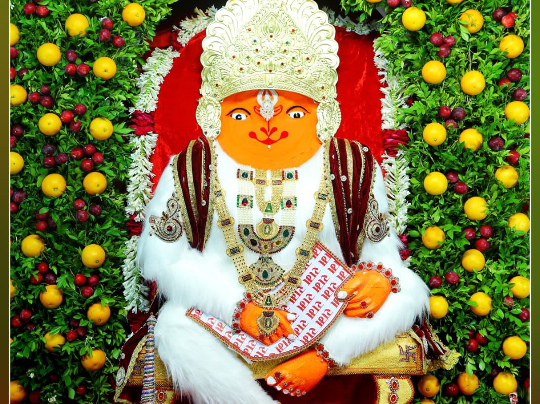 Special decoration in Shri Veer Alija Sarkar Temple of Indore | इंदौर ...