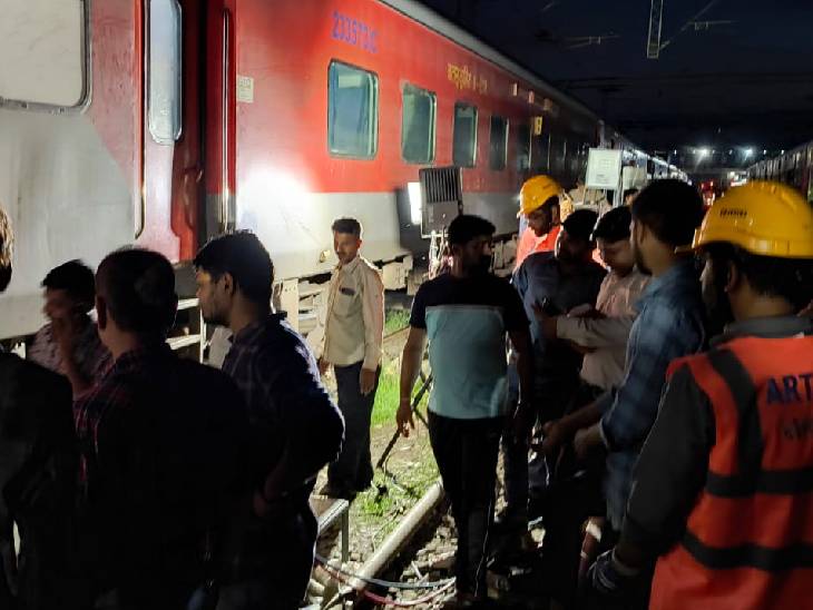 Mysore-Rani Kamalapati-Saharsa Express derailed | पटरी से उतरी ट्रेन ...