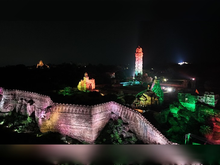 Chittorgarh Fort lit up on the tricolor theme | तिरंगा थीम पर जगमगाया ...