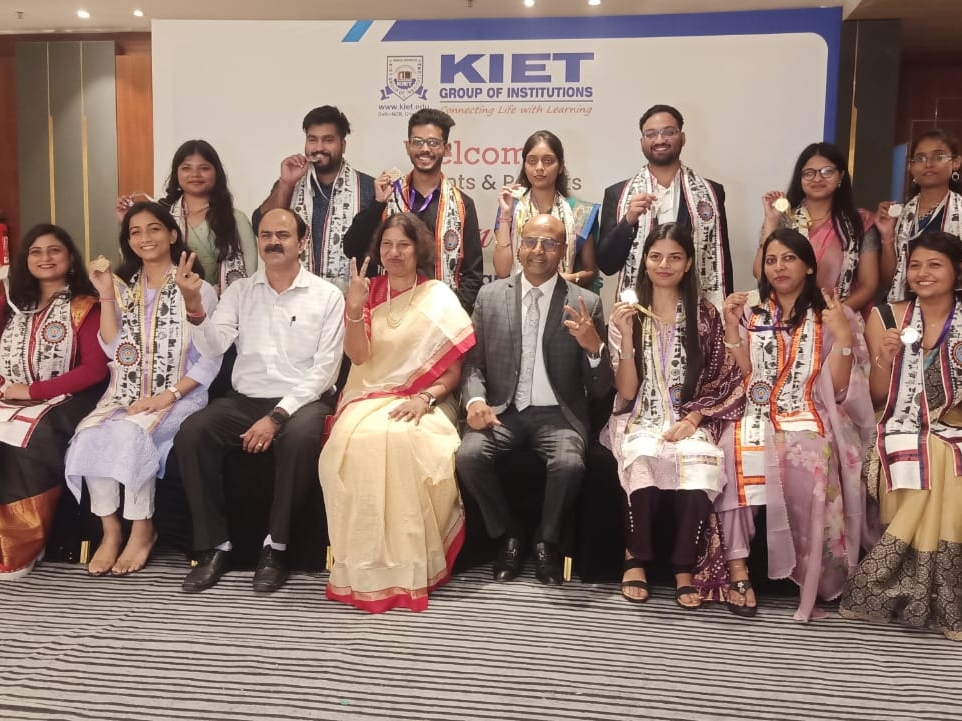 12 students of Kite College honored in Ghaziabad winning medal ...