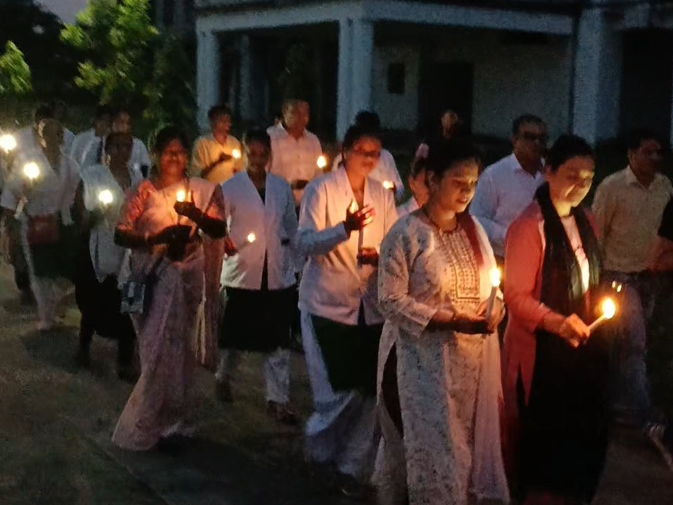Candle march took place in Pandhurna | पांढुर्णा में निकला कैंडल मार्च ...