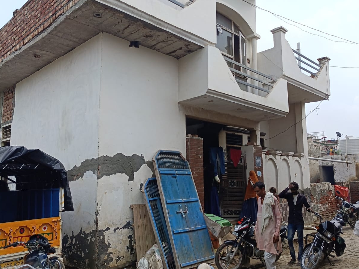 Rohtak Meham Ward 3 house 11 tolas gold and 7 kg silver stolen, Haryana ...