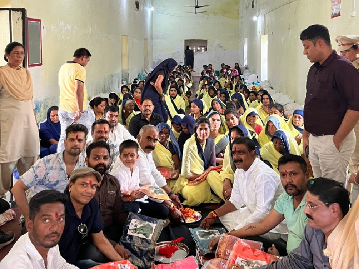 Rakshabandhan program celebrated in Sagar Central Jail | सागर के केंद्रीय जेल में मनाया ...