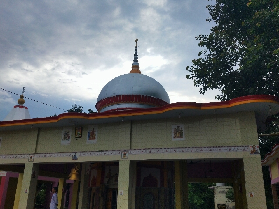 Devotees visited Tikeshwar temple in Kanpur | कानपुर के टीकेश्वर मंदिर ...