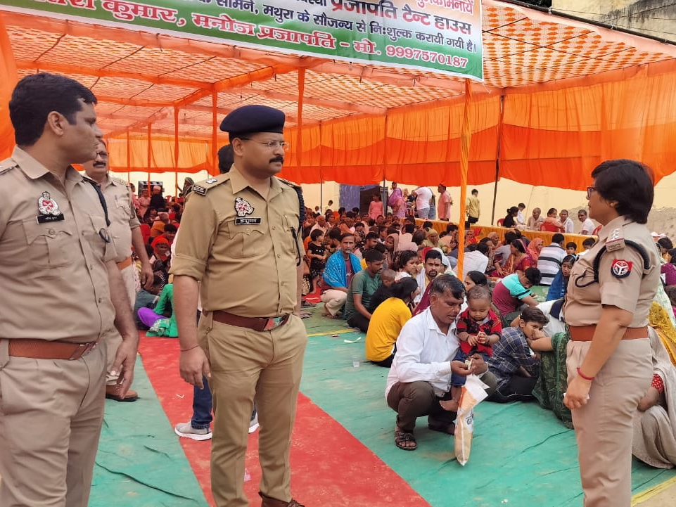 Rakhi tied to prisoners in Mathura District Jail | मथुरा जिला कारागार ...