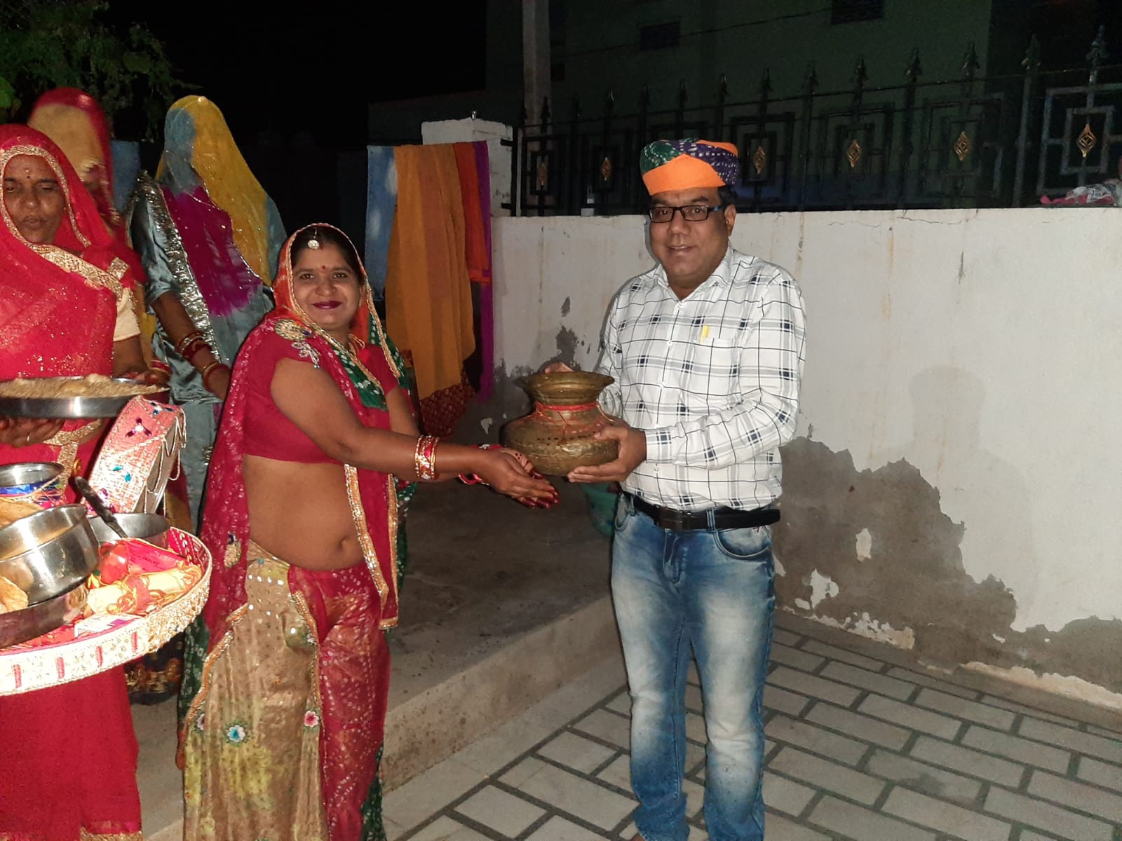 Women listened to the story of Chauth Mata, kept a fast and prayed for ...