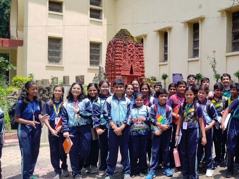 Students of St. Arnold School Indore visited the Central Museum