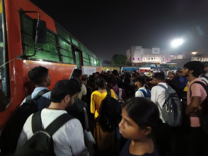 Crowd increased at the bus stand, Babu and driver clashed,Incident took ...