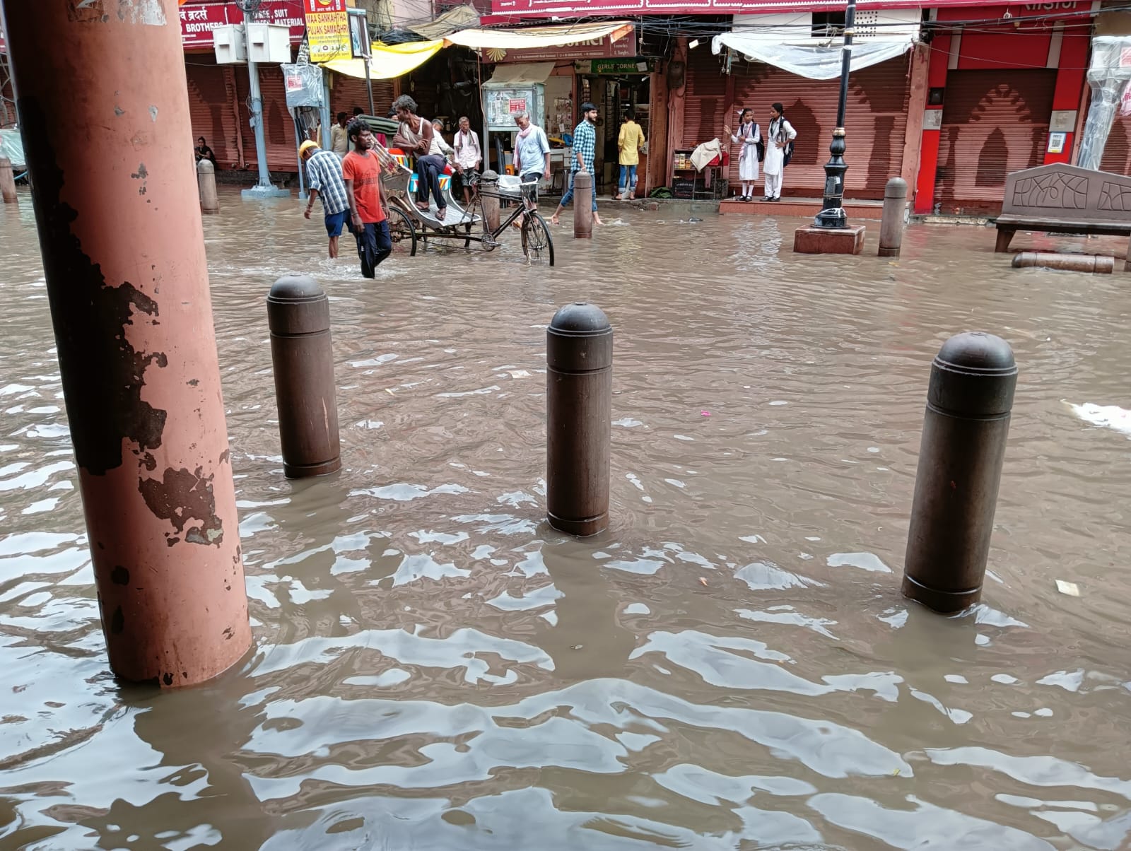 Varanasi Rainfall Flood Sitution Photos; Godowlia Market Waterlogging ...