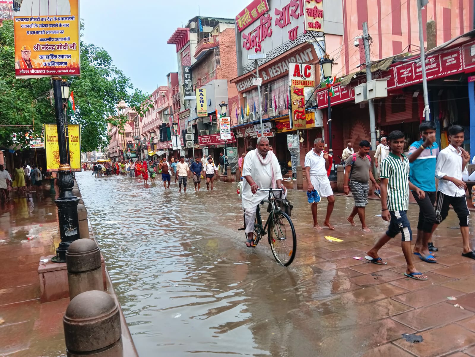Varanasi Rainfall Flood Sitution Photos; Godowlia Market Waterlogging ...